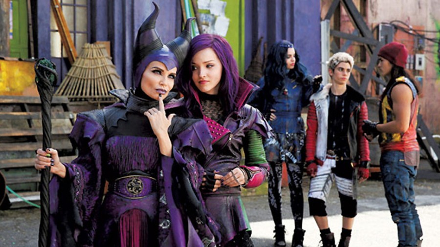 [REVIEW] Disney's 'Descendants': Long Live Evil | Rotoscopers